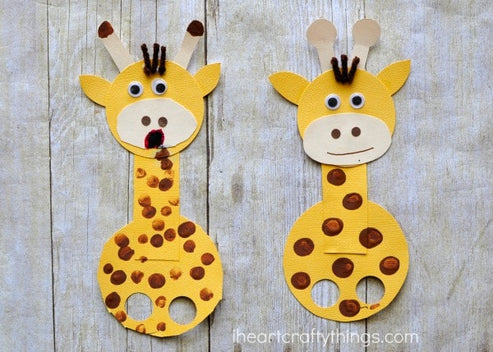 Adorable Finger Puppet Giraffe Craft – I Heart Crafty Things