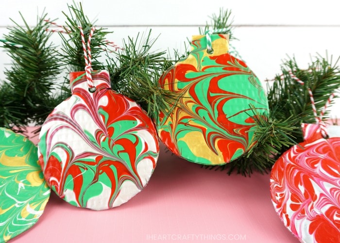 DIY Marble Christmas Ornaments – I Heart Crafty Things